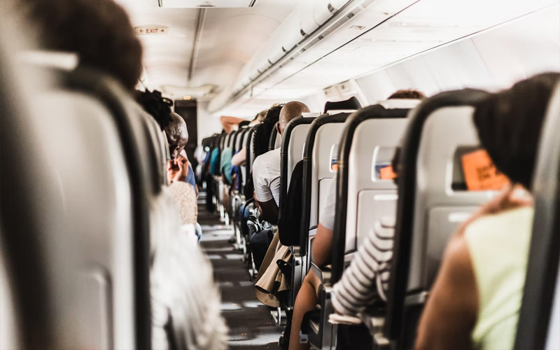Why You Should Always Pick the Aisle Seat when Flying – DailyFeed.org